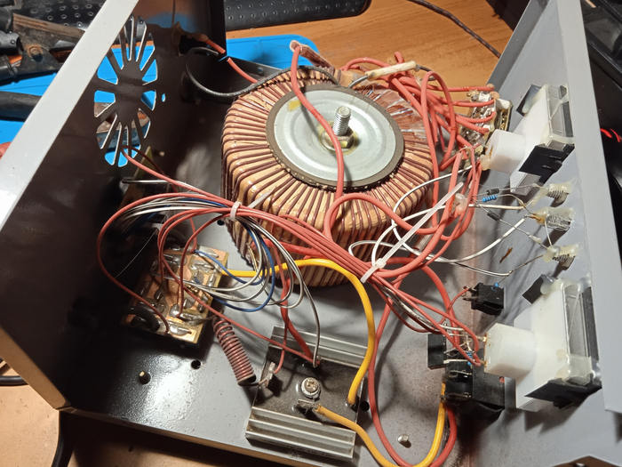 Зарядное устройство MAXINTER PLUS-30 ВТ-11 | Пикабу