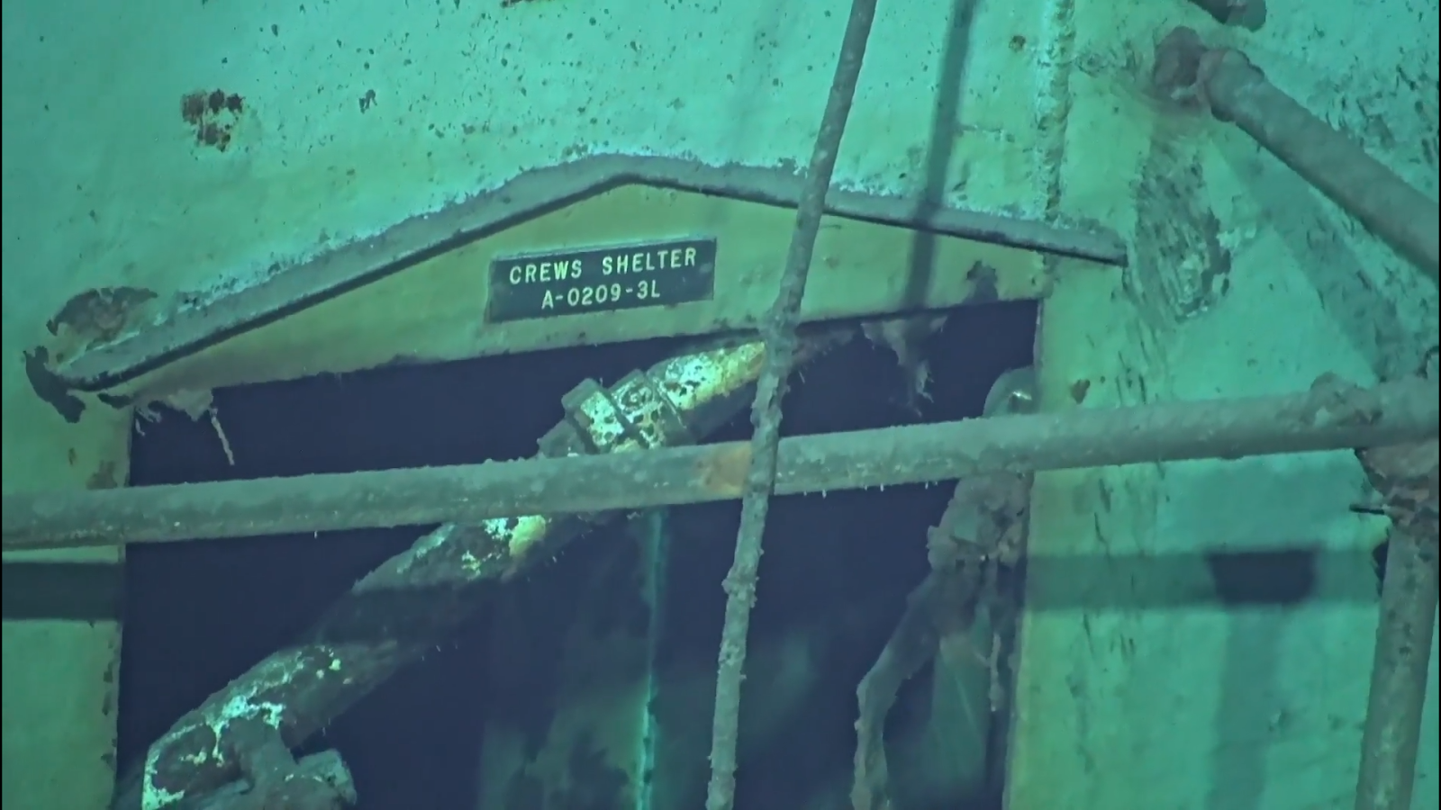 Американский эскортный авианосец USS St. Lo (CVE-63) на глубине 4736 ...