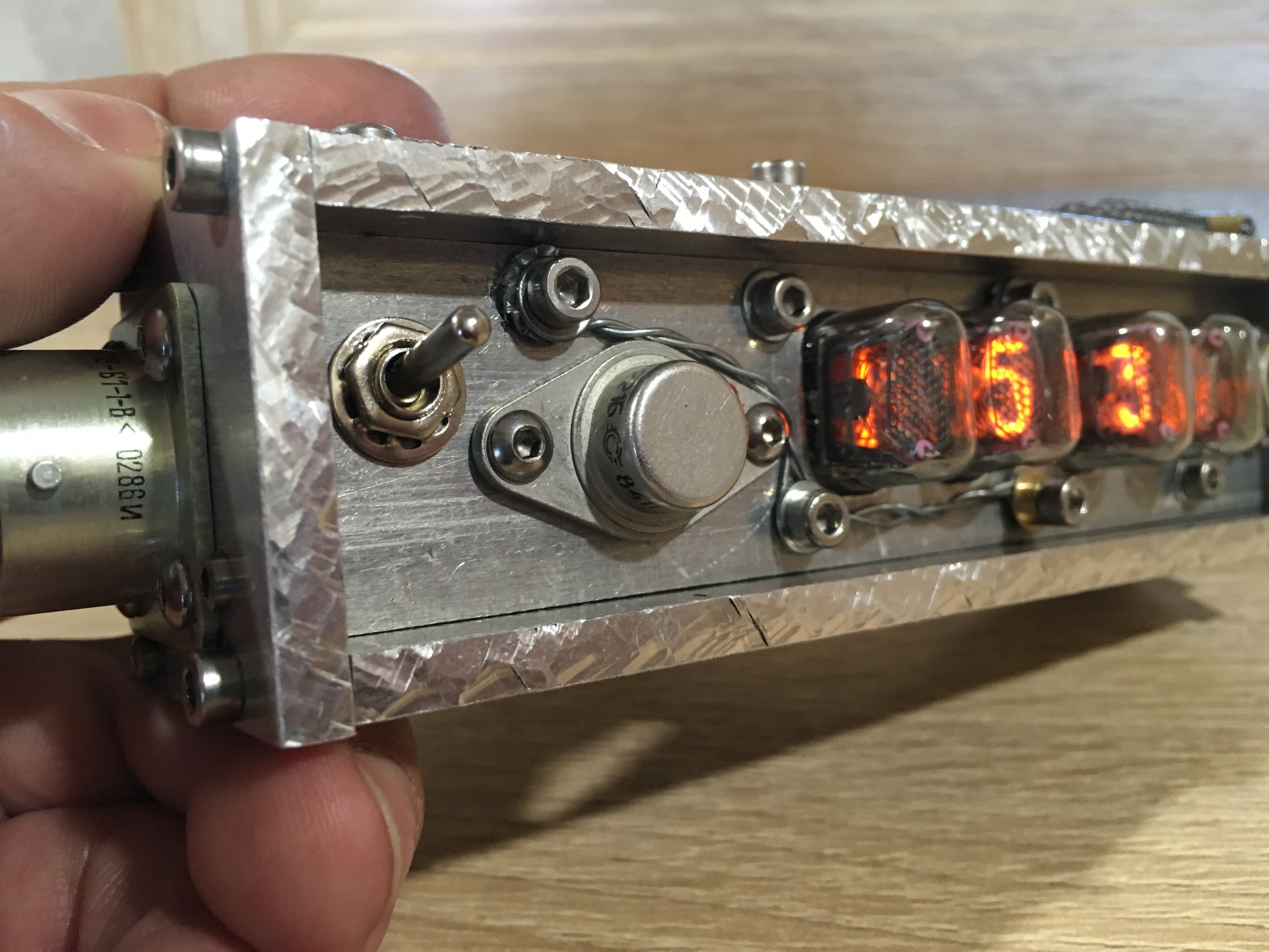 Часы по мотивам метро 2033 | Пикабу