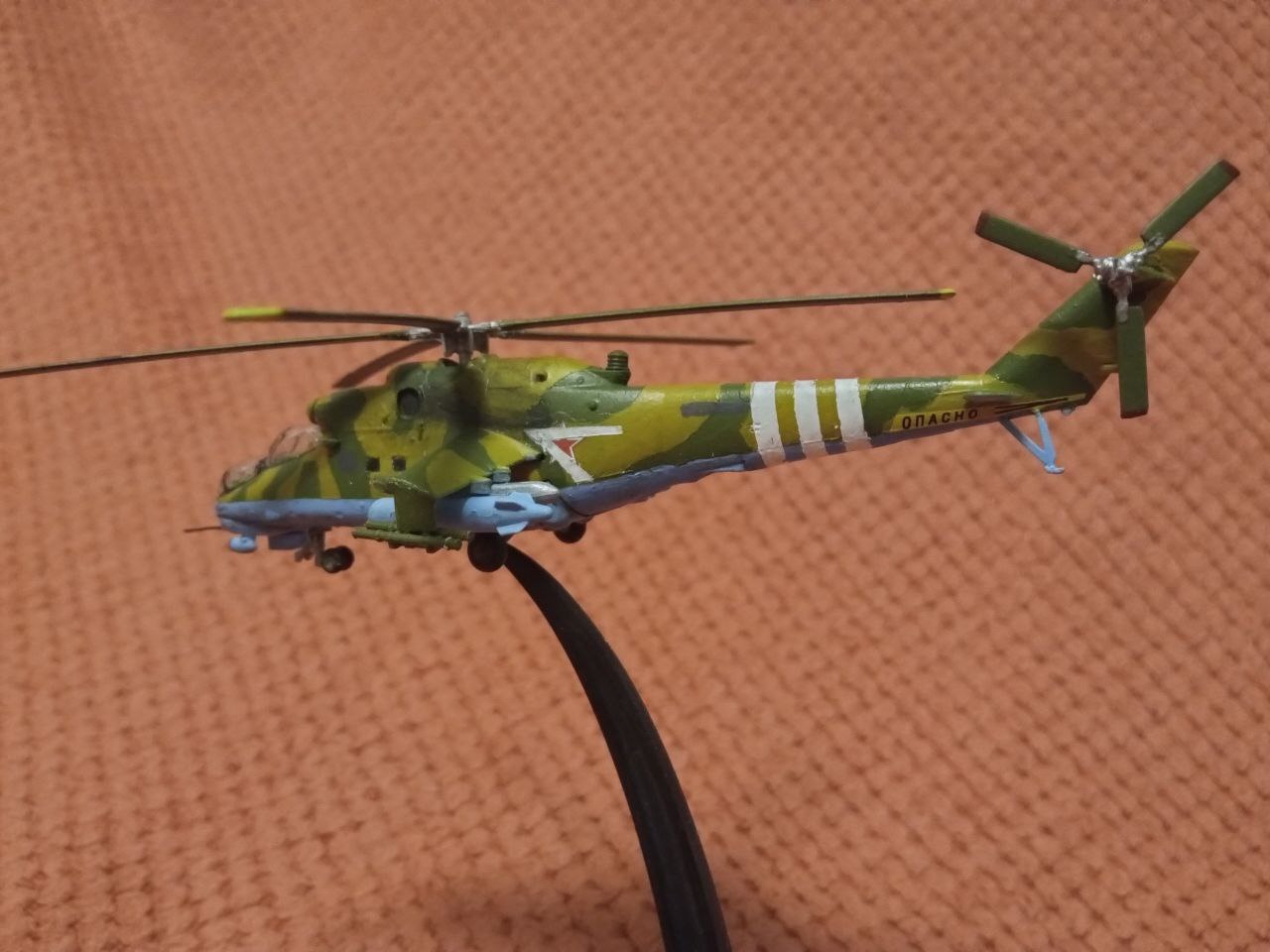 Ми-24В 1/144 «Звезда» | Пикабу