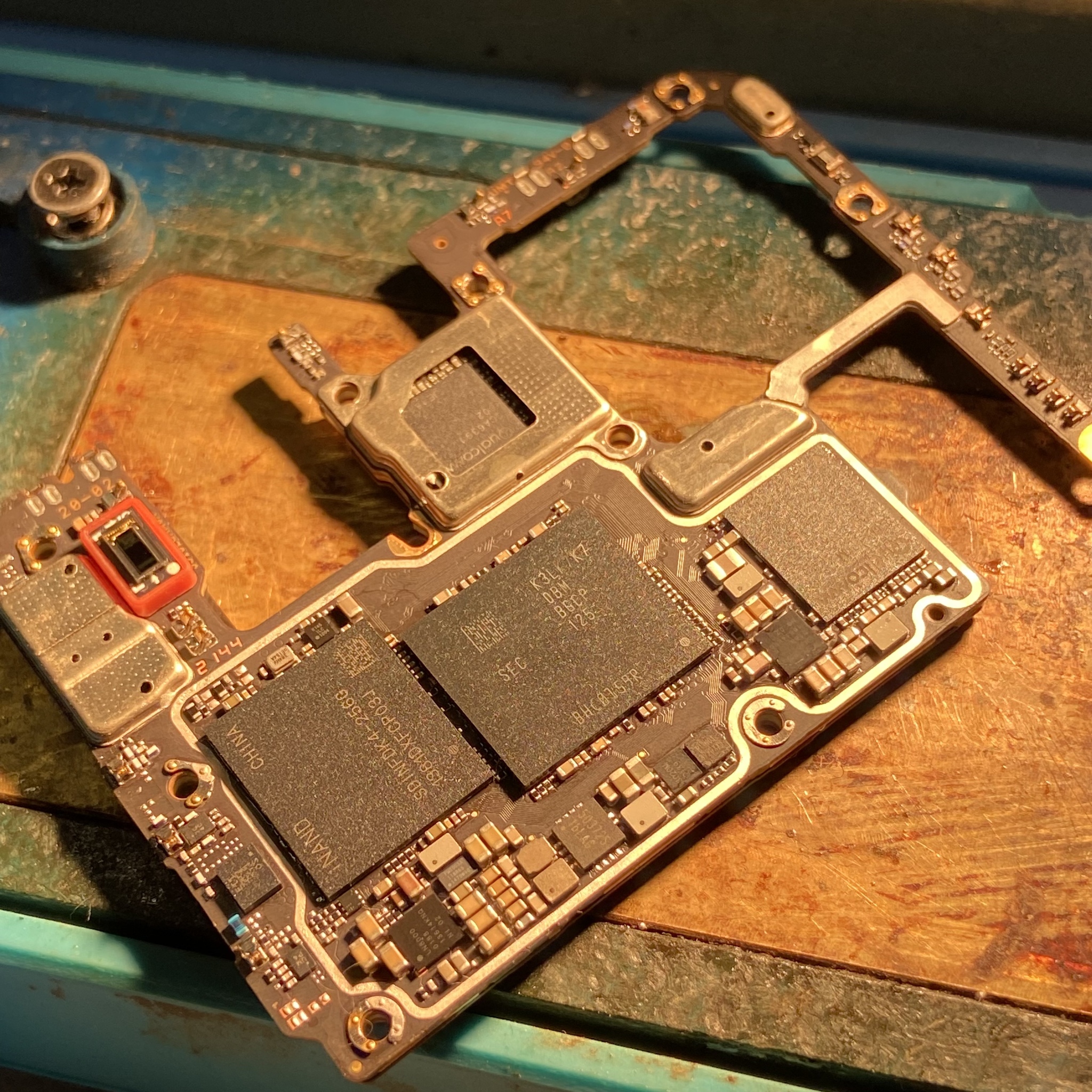 Xiaomi 12X — жил до конца, умер как герой | Пикабу