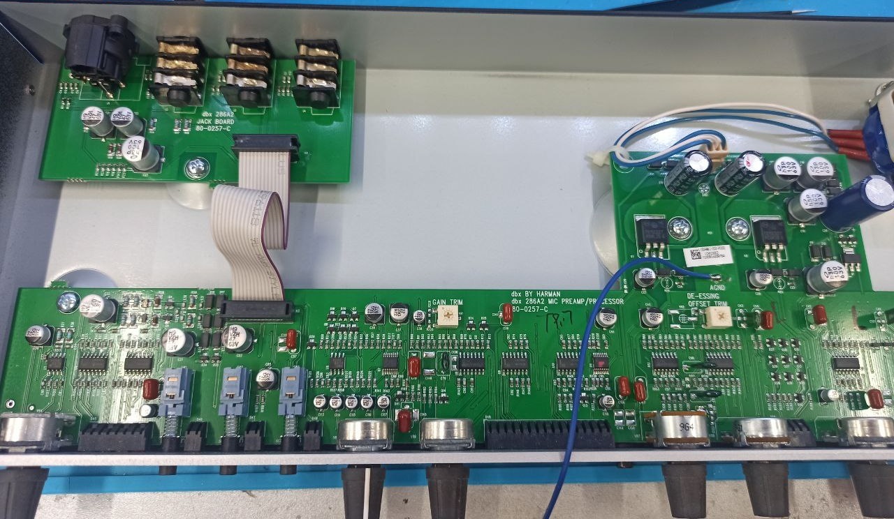 Ремонт микрофонного предусилителя DBX 286S | Пикабу