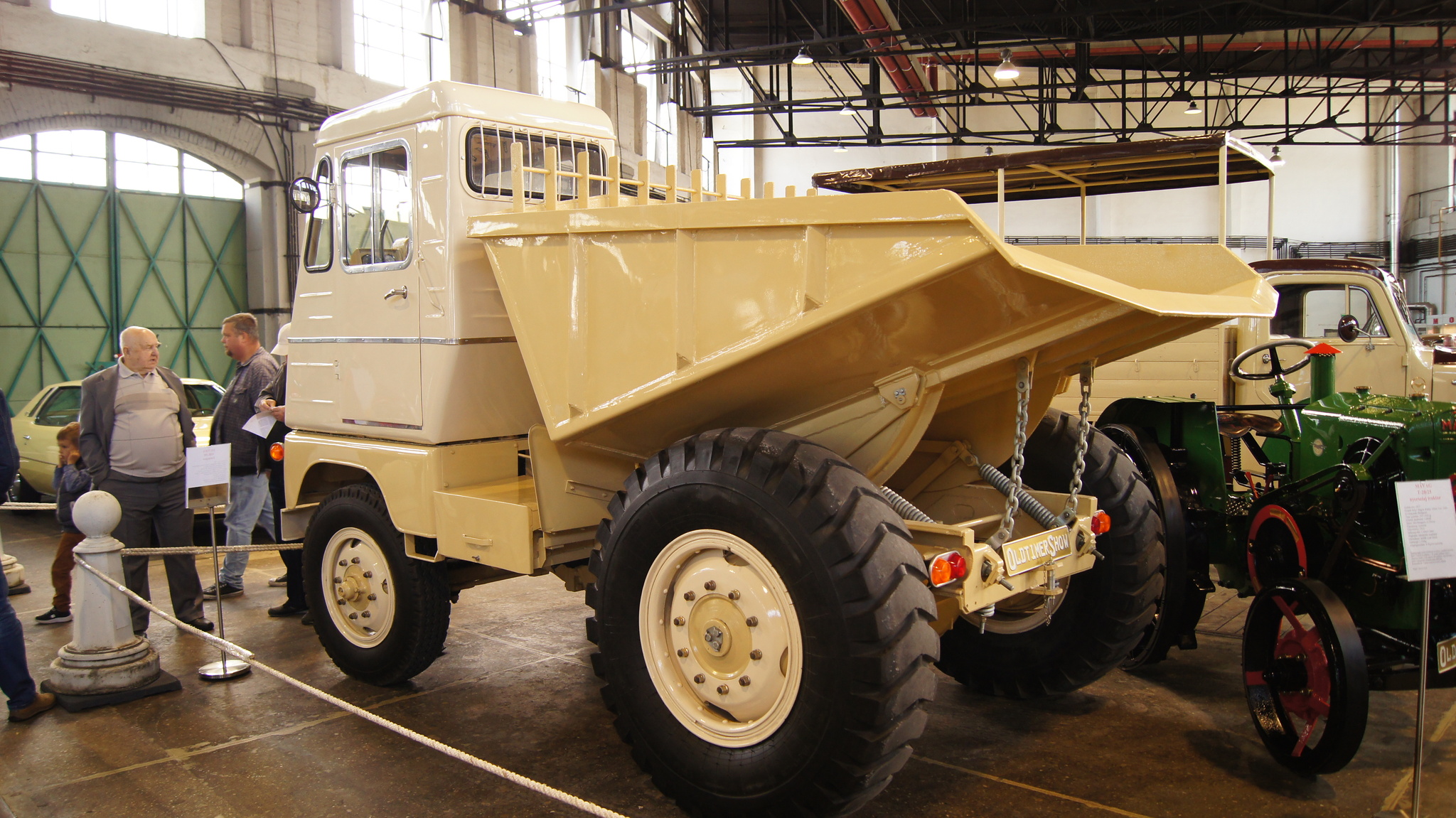 Венгерский думпер.«Dutra» DR-50 - 25.04.23 09:46 | Пикабу