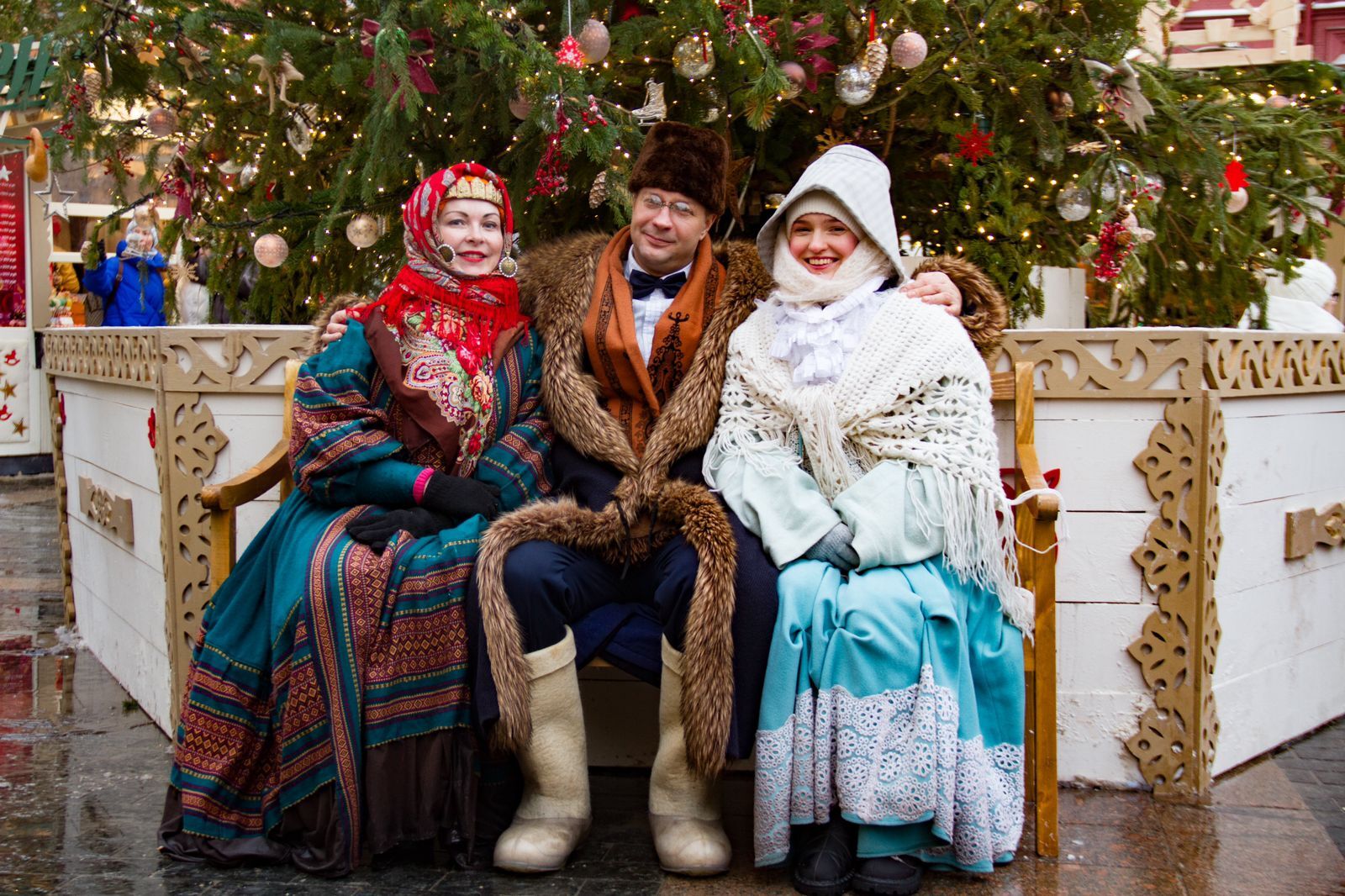 Новогодние моменты: Персонажи Манежной площади 2...2024 | Пикабу