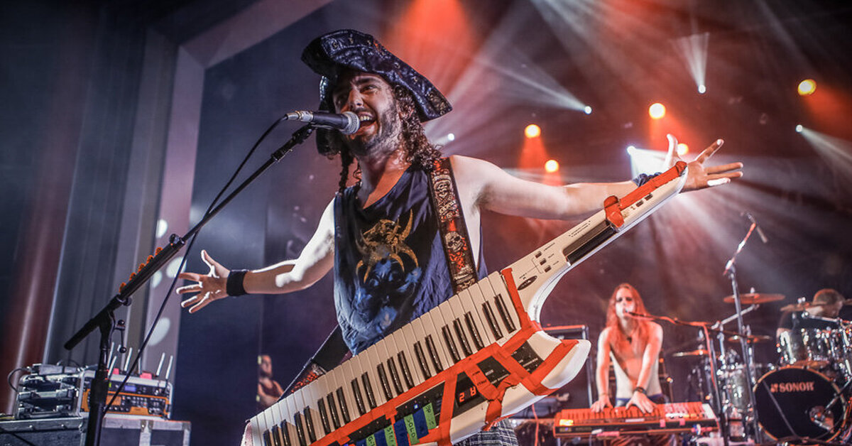 ALESTORM решили использовать ШАРМАНКУ hurdy-gurdy и для этого вписали ...